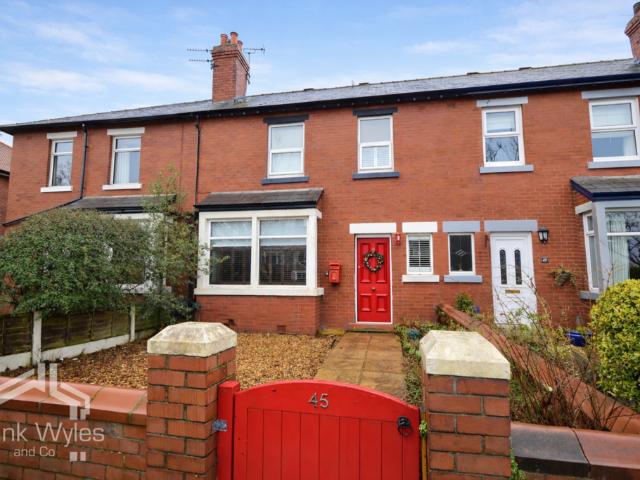 4 bedroom terraced house for sale
