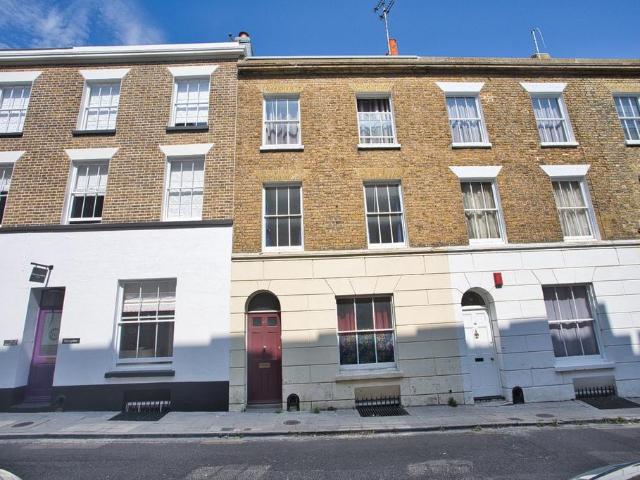 4 bedroom terraced house for sale