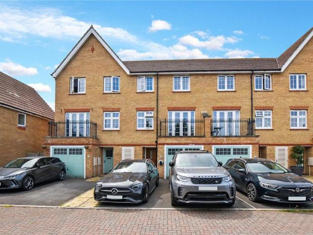 4 bedroom terraced house for sale