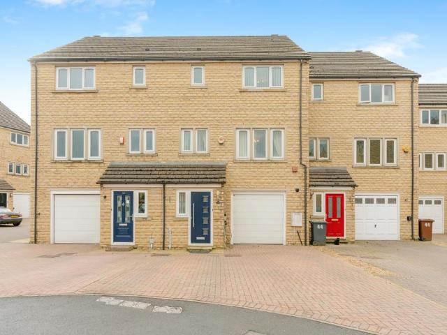 4 bedroom terraced house for sale