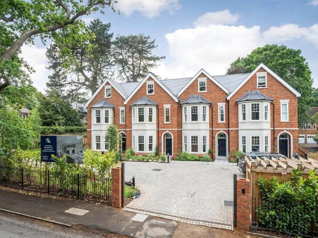 4 bedroom terraced house for sale
