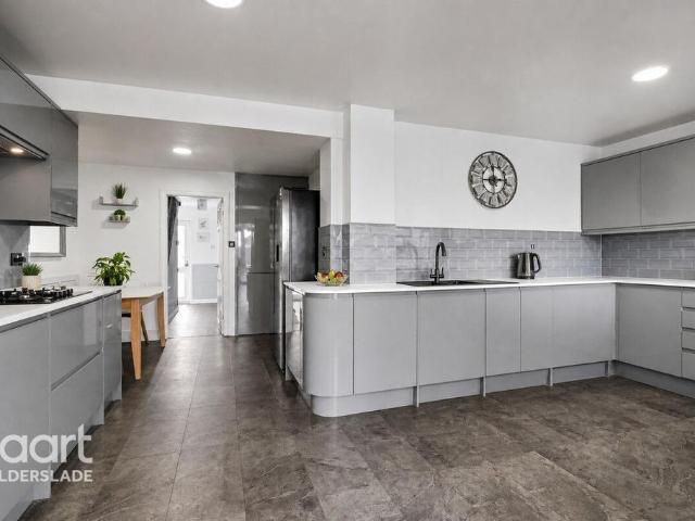 4 bedroom terraced house for sale