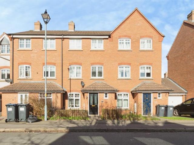 4 bedroom terraced house for sale