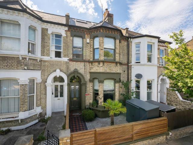 4 bedroom terraced house for sale