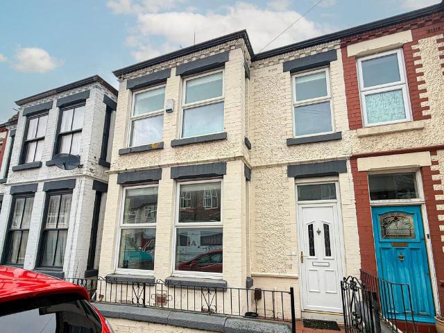 4 bedroom terraced house for sale