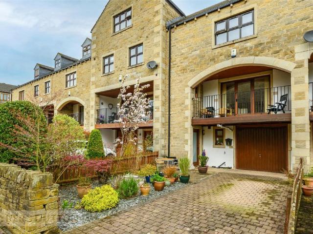 4 bedroom terraced house for sale