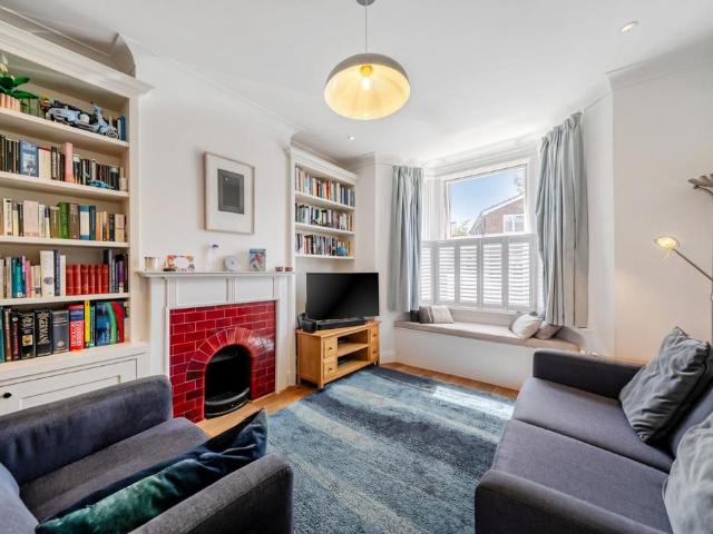 4 bedroom terraced house for sale