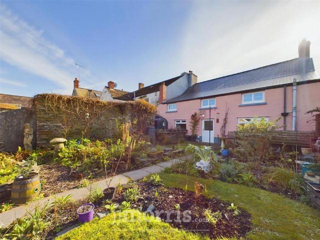 4 bedroom terraced house for sale