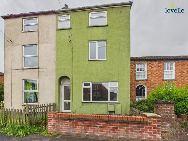 4 bedroom terraced house for sale
