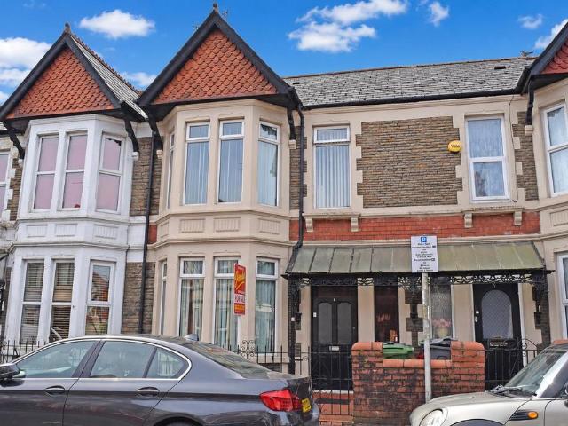 4 bedroom terraced house for sale