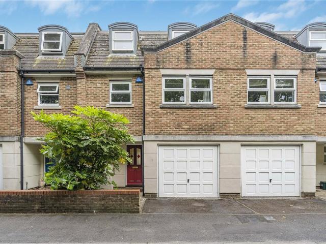 4 bedroom terraced house for sale