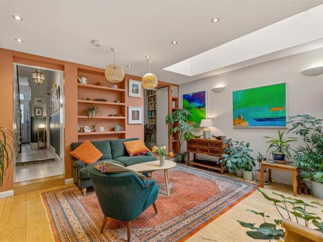 4 bedroom terraced house for sale