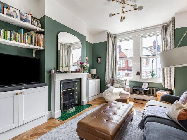 4 bedroom terraced house for sale