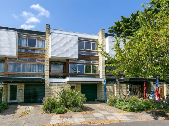 4 bedroom terraced house for sale