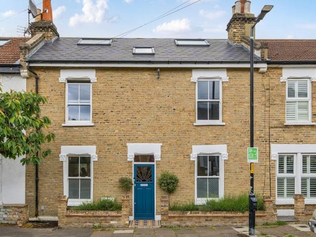 4 bedroom terraced house for sale