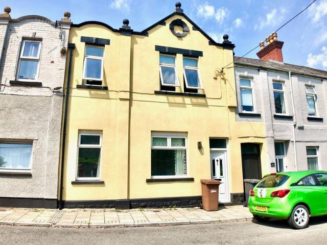 4 bedroom terraced house for sale
