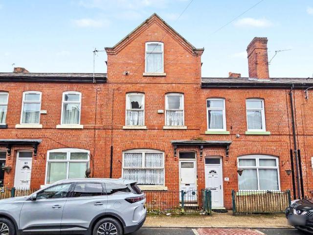 4 bedroom terraced house for sale