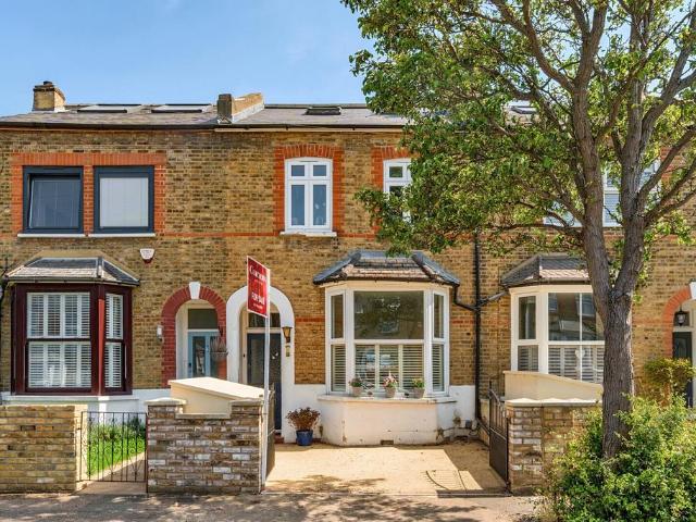 4 bedroom terraced house for sale