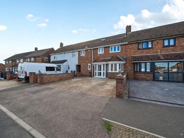 4 bedroom terraced house for sale