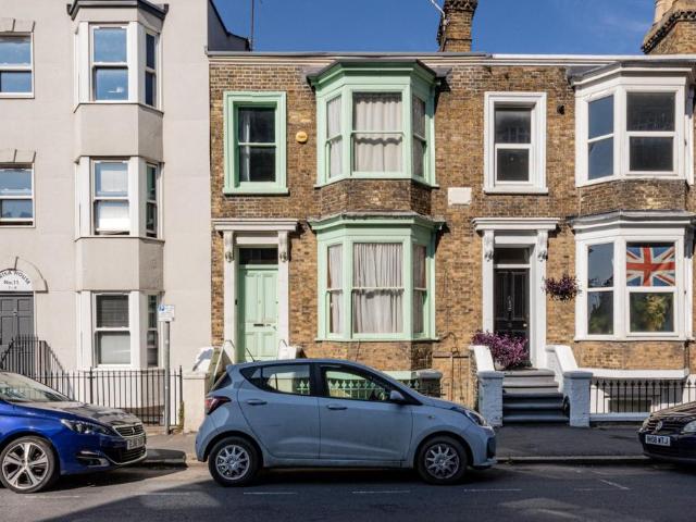 4 bedroom terraced house for sale