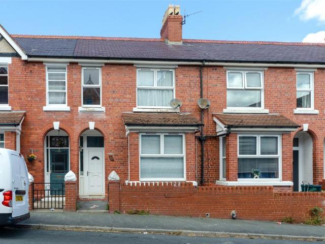 4 bedroom terraced house for sale