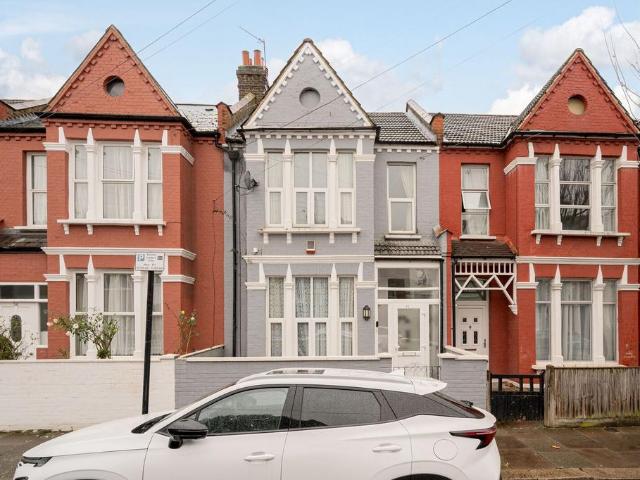 4 bedroom terraced house for sale