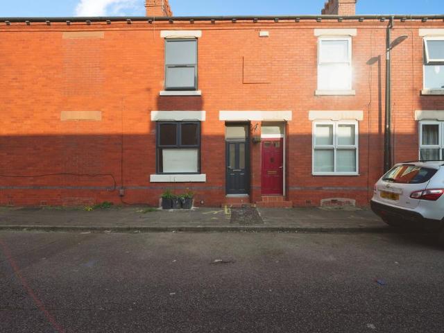 4 bedroom terraced house for sale