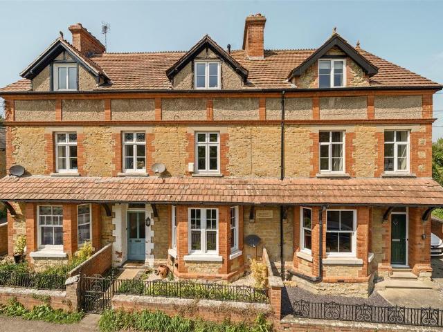 4 bedroom terraced house for sale