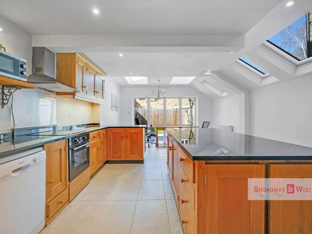 4 bedroom terraced house for sale