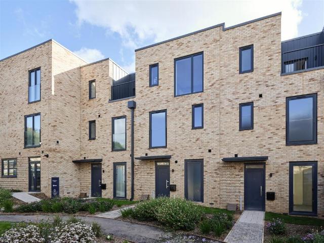 4 bedroom terraced house for sale