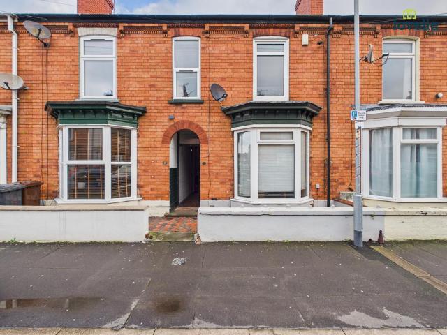 4 bedroom terraced house for sale