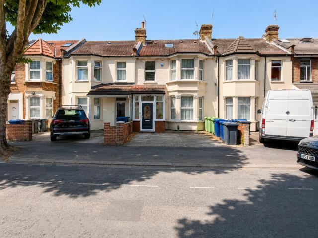 4 bedroom terraced house for sale