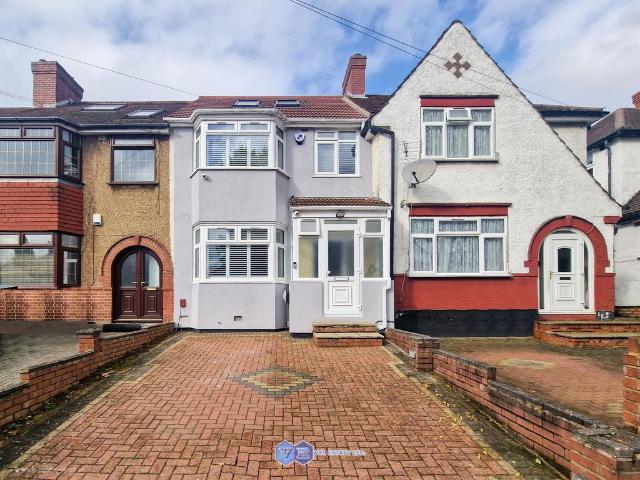 4 bedroom terraced house for sale