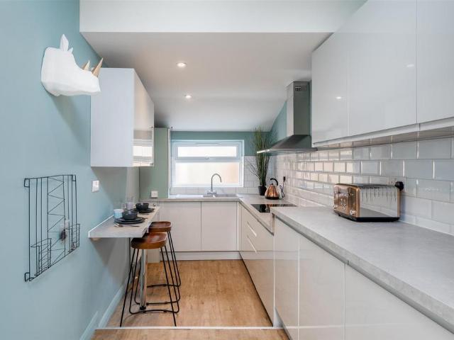 4 bedroom terraced house for sale