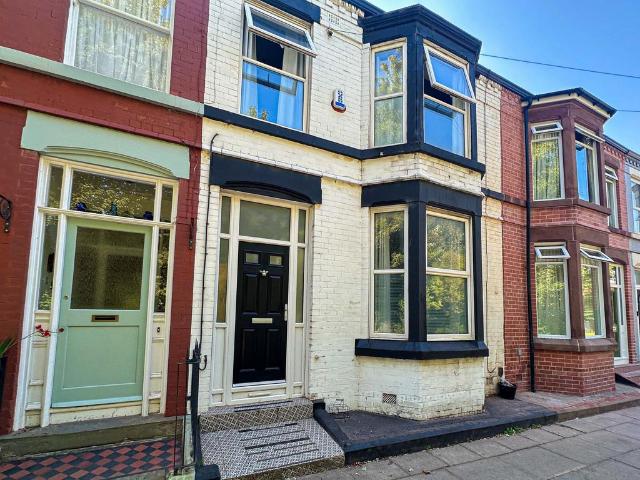 4 bedroom terraced house for sale