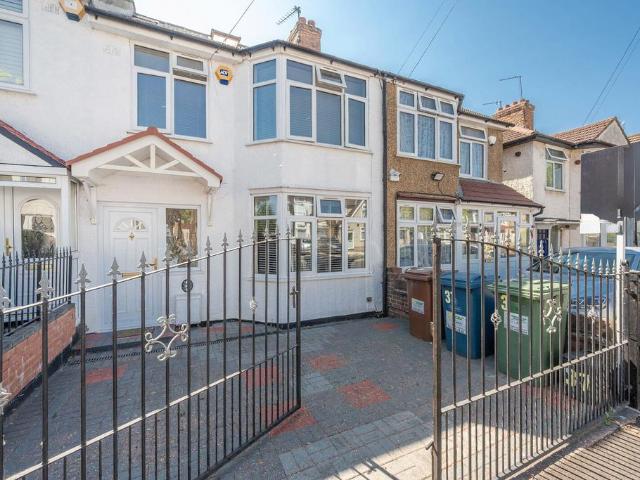 4 bedroom terraced house for sale