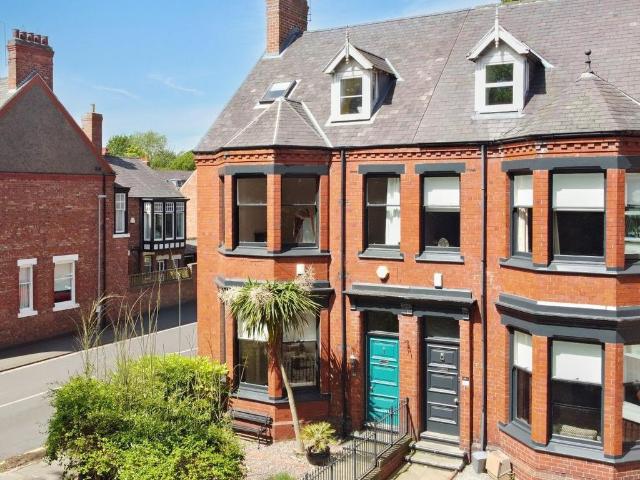 4 bedroom terraced house for sale