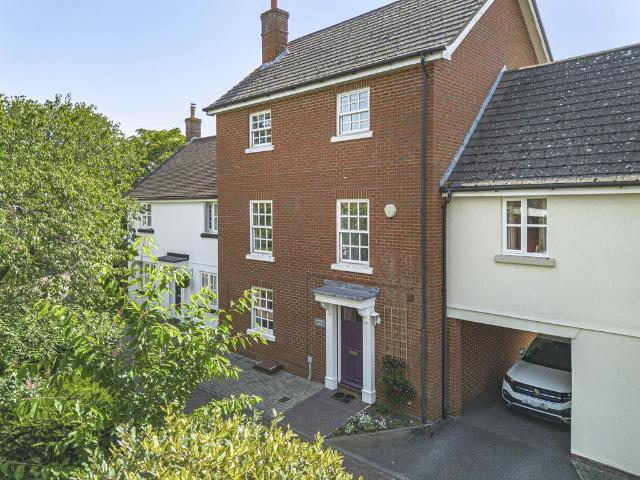 4 bedroom terraced house for sale