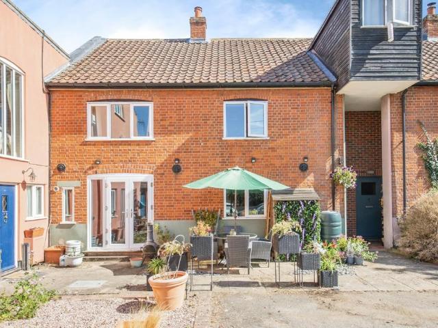 4 bedroom terraced house for sale