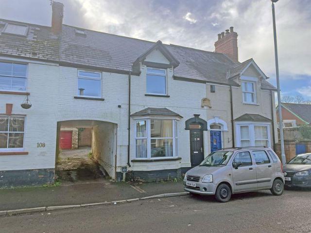 4 bedroom terraced house for sale