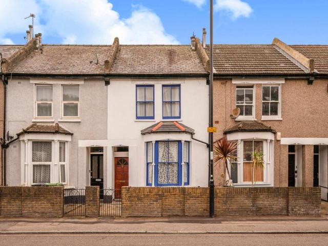 4 bedroom terraced house for sale