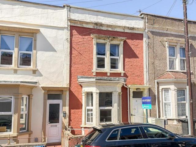 4 bedroom terraced house for sale