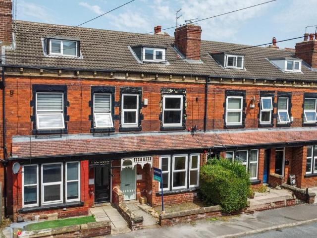 4 bedroom terraced house for sale