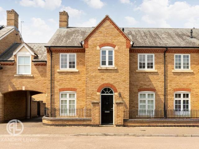 4 bedroom terraced house for sale