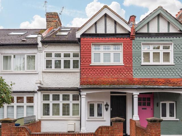 4 bedroom terraced house for sale