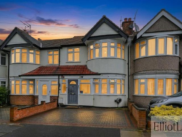 4 bedroom terraced house for sale