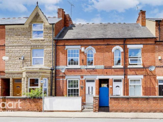 4 bedroom terraced house for sale