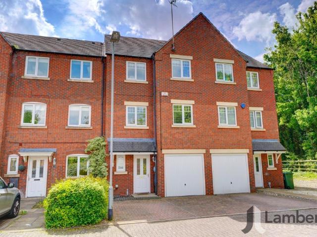4 bedroom terraced house for sale