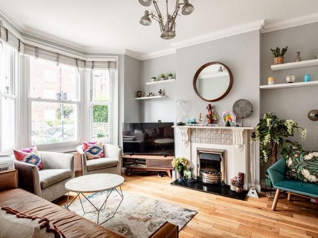 4 bedroom terraced house for sale