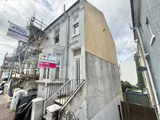 4 bedroom terraced house for sale